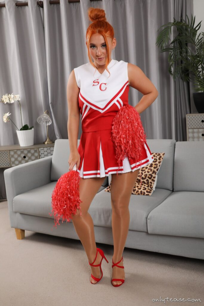 Only Tease Robyn J In A Cheerleader Uniform And Pantyhose Oas Cash